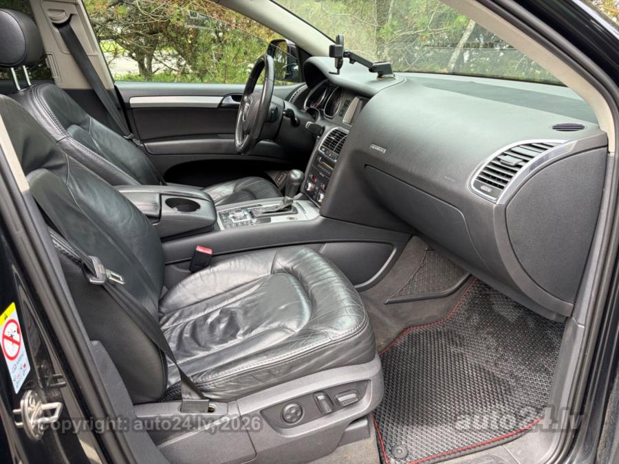 Black Audi Q7 2007 in Tallinn, with an engine capacity of 3.00 L and mileage of 305 thousand km for 5799 €, photo 12 on AUTOMOTO.COM.LV
