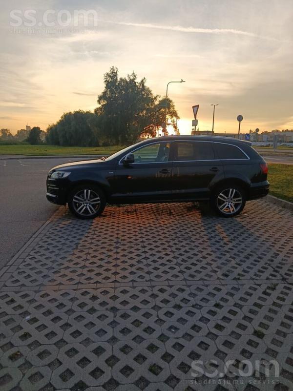 Black Audi Q7 2007 in Riga, with an engine capacity of 3.00 L and mileage of 280 thousand km for 8500 €, photo 2 on AUTOMOTO.COM.LV