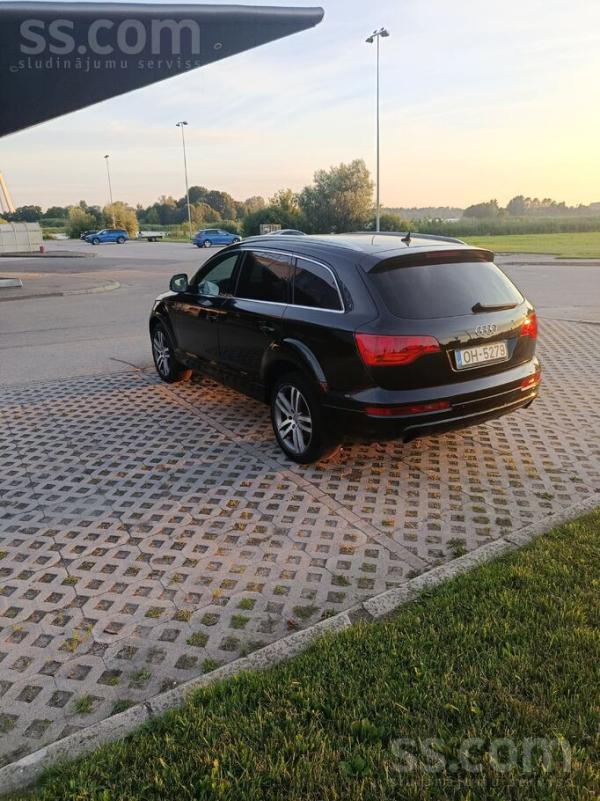 Black Audi Q7 2007 in Riga, with an engine capacity of 3.00 L and mileage of 280 thousand km for 8500 €, photo 3 on AUTOMOTO.COM.LV