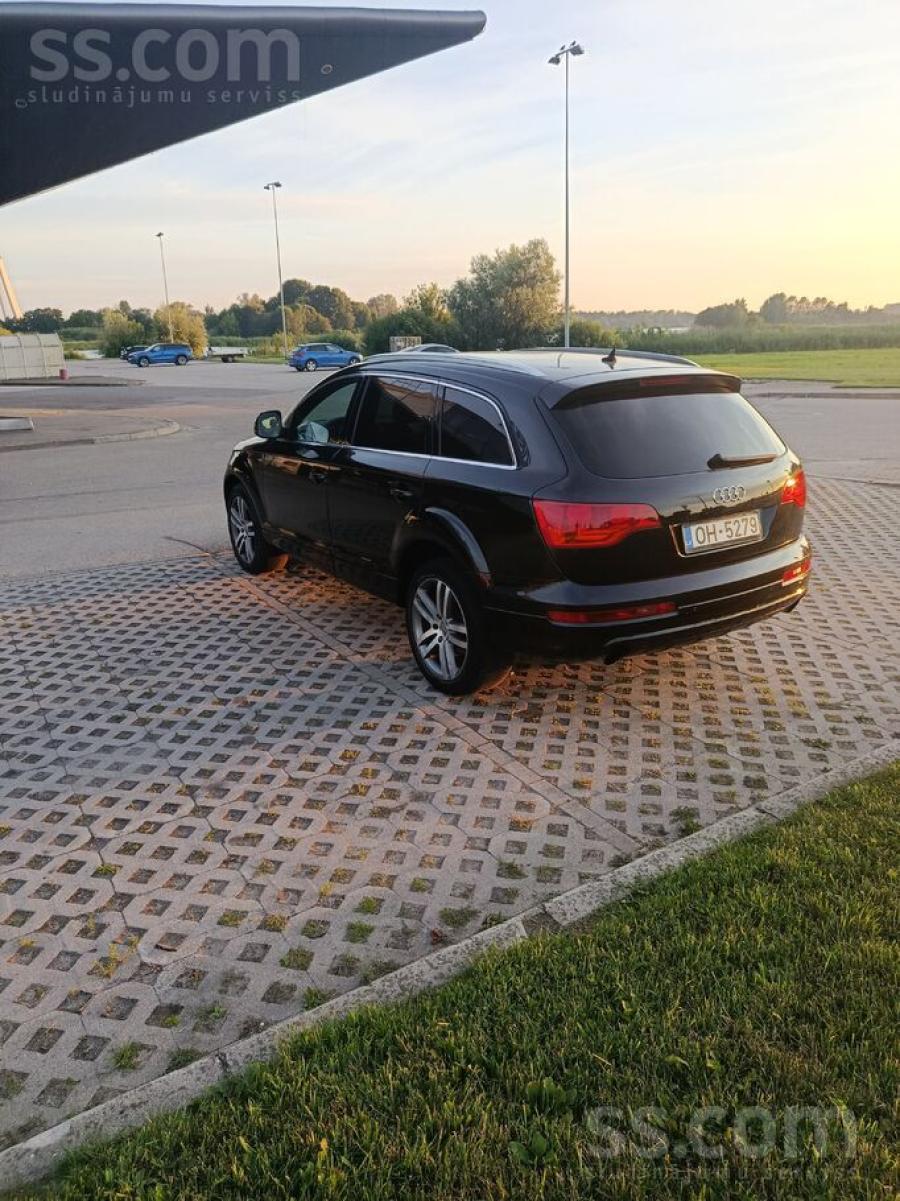 Black Audi Q7 2007 in Riga, with an engine capacity of 3.00 L and mileage of 280 thousand km for 8500 €, photo 4 on AUTOMOTO.COM.LV