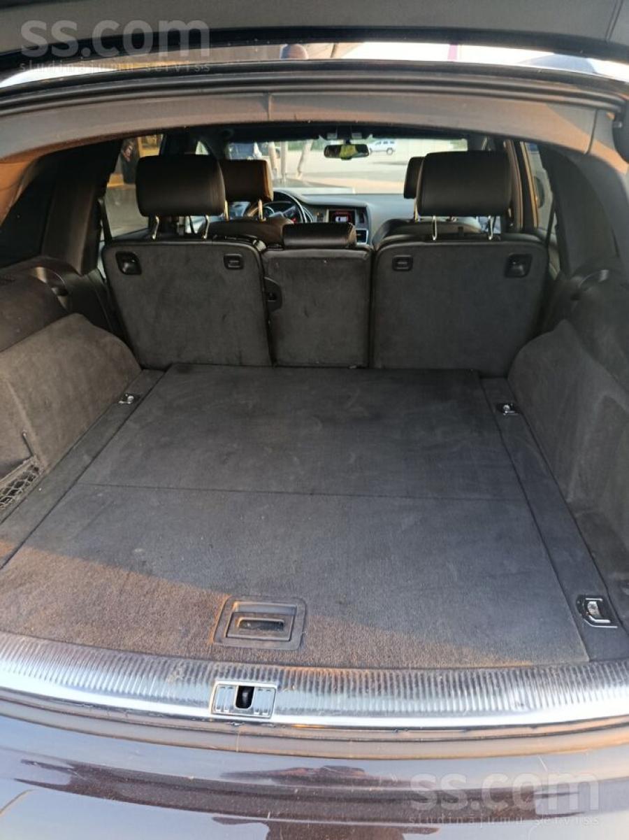 Black Audi Q7 2007 in Riga, with an engine capacity of 3.00 L and mileage of 280 thousand km for 8500 €, photo 15 on AUTOMOTO.COM.LV