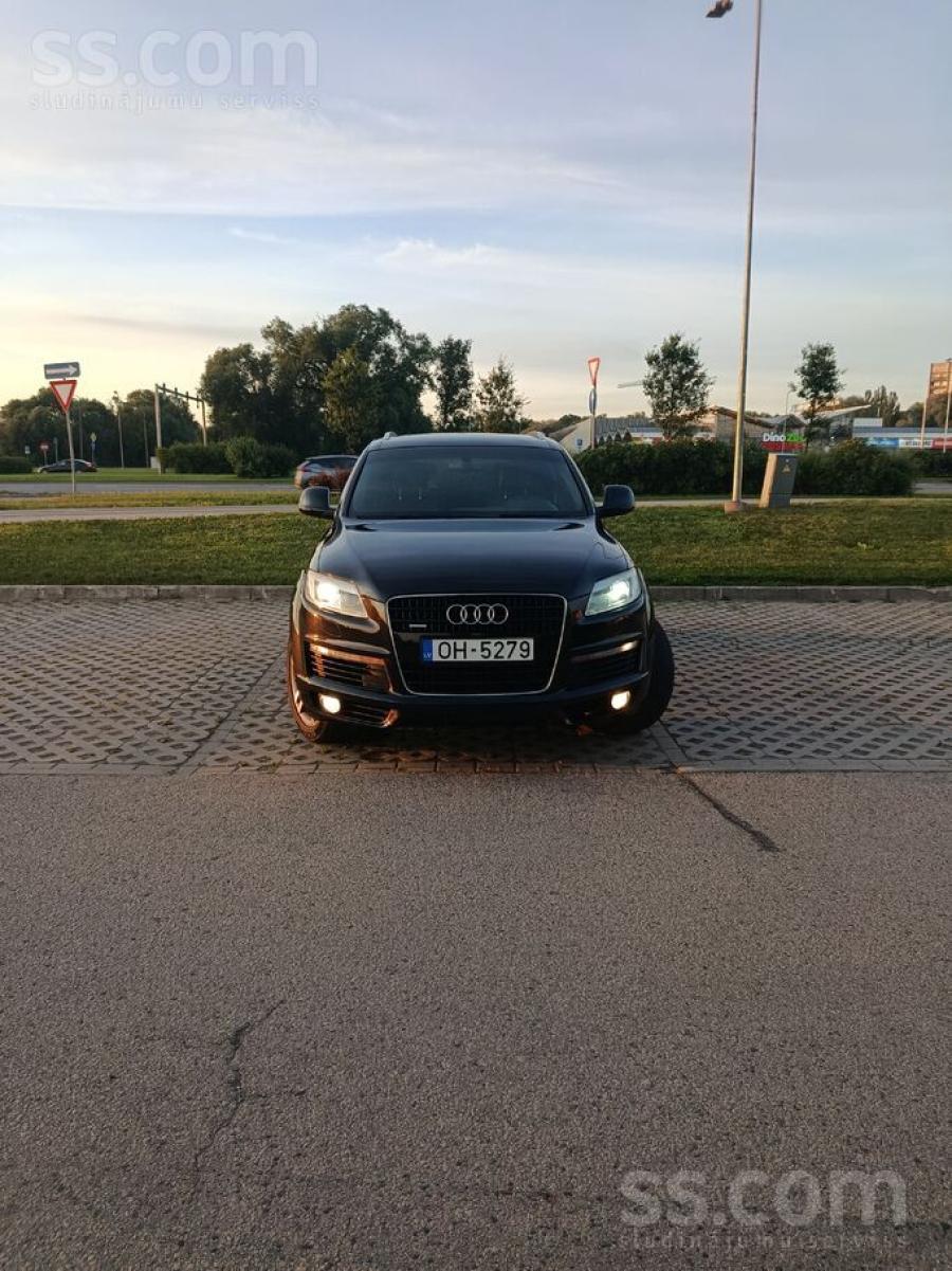 Black Audi Q7 2007 in Riga, with an engine capacity of 3.00 L and mileage of 280 thousand km for 8500 €, photo 18 on AUTOMOTO.COM.LV