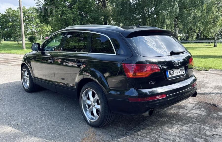 Black Audi Q7 2007 in Tukums, with an engine capacity of 3.00 L and mileage of 480 thousand km for 6100 €, photo 4 on AUTOMOTO.COM.LV