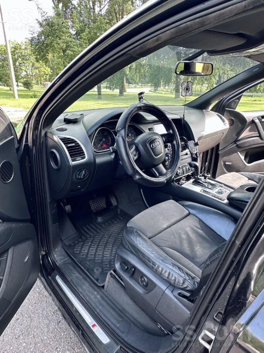 Black Audi Q7 2007 in Tukums, with an engine capacity of 3.00 L and mileage of 480 thousand km for 6100 €, photo 6 on AUTOMOTO.COM.LV