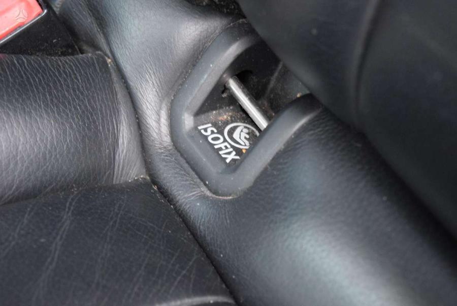 Black Audi Q7 2007 in Vilnius, with an engine capacity of 2.97 L and mileage of 374 thousand km for 4950 €, photo 12 on AUTOMOTO.COM.LV