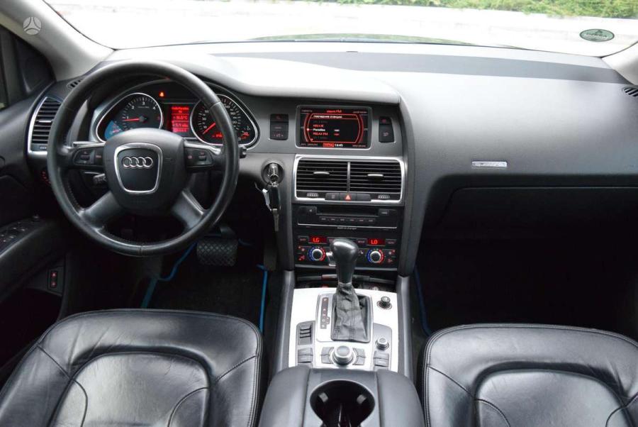 Black Audi Q7 2007 in Vilnius, with an engine capacity of 2.97 L and mileage of 374 thousand km for 4950 €, photo 13 on AUTOMOTO.COM.LV