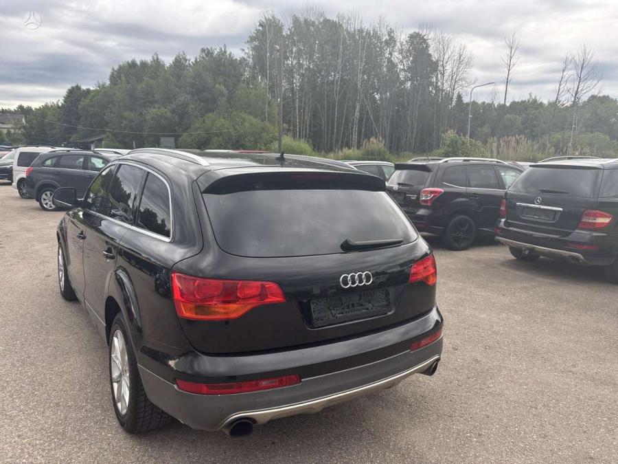Black Audi Q7 2007 in Utena, with an engine capacity of 2.97 L and mileage of 290 thousand km for 5350 €, photo 10 on AUTOMOTO.COM.LV