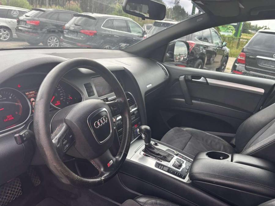 Black Audi Q7 2007 in Utena, with an engine capacity of 2.97 L and mileage of 290 thousand km for 5350 €, photo 20 on AUTOMOTO.COM.LV