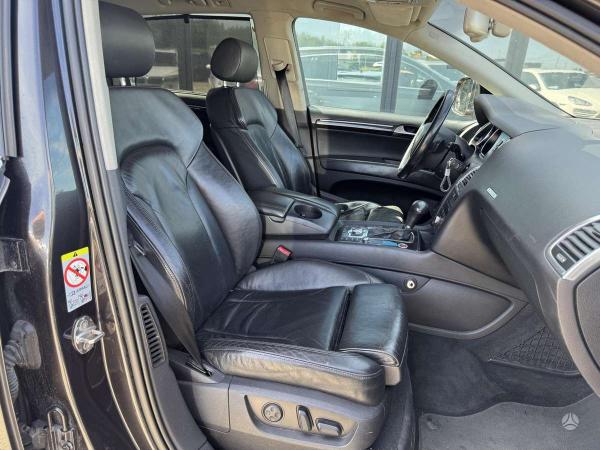 Melns Audi Q7 2007 Viļņa, ar dzinēja tilpumu 3.00 L un nobraukumu 356 tūkst. km par 6950 €, foto 10 vietnē AUTOMOTO.COM.LV