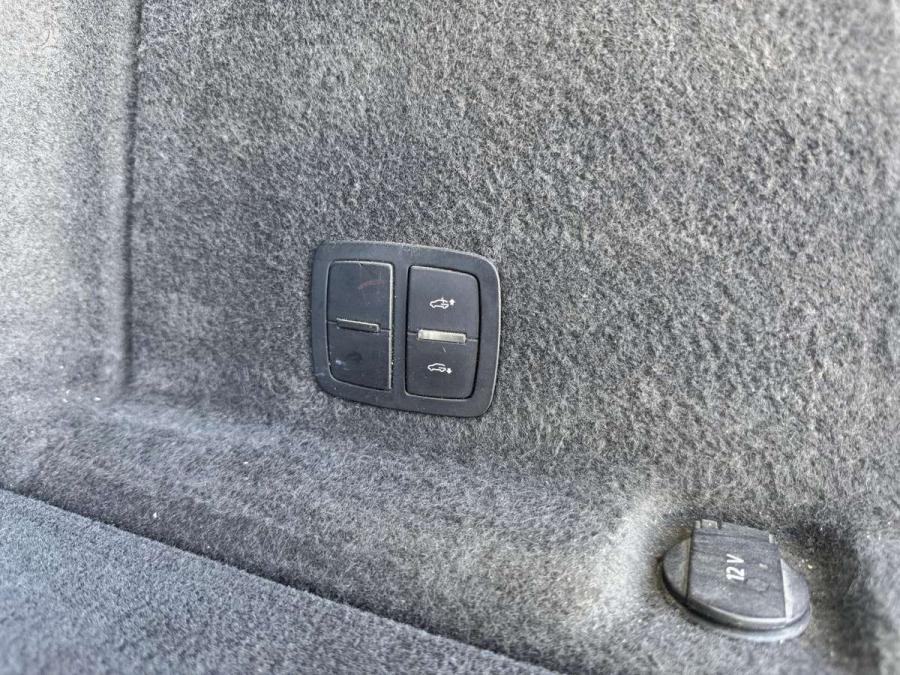 Black Audi Q7 2007 in Vilnius, with an engine capacity of 3.00 L and mileage of 356 thousand km for 6950 €, photo 18 on AUTOMOTO.COM.LV