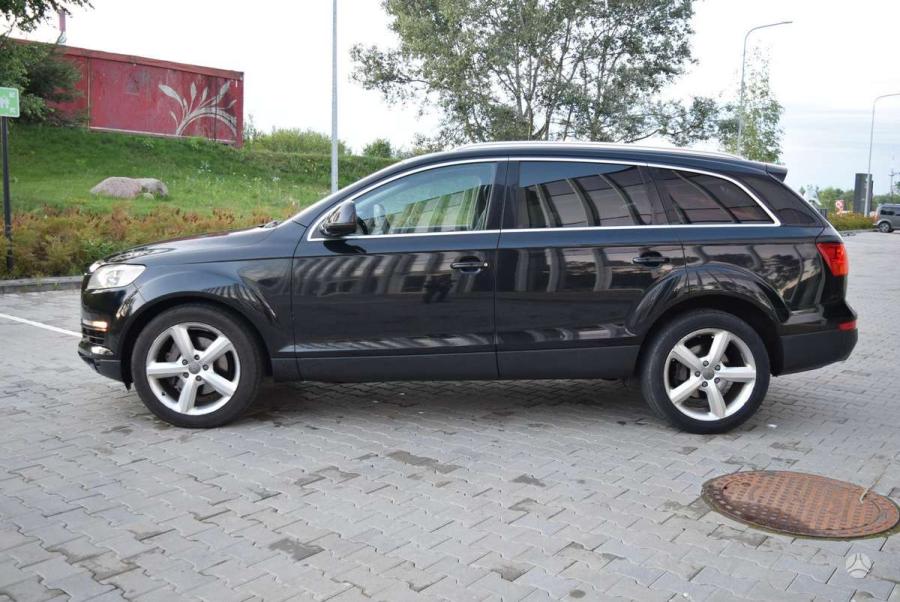 Black Audi Q7 2007 in Vilnius, with an engine capacity of 2.97 L and mileage of 273 thousand km for 6000 €, photo 5 on AUTOMOTO.COM.LV