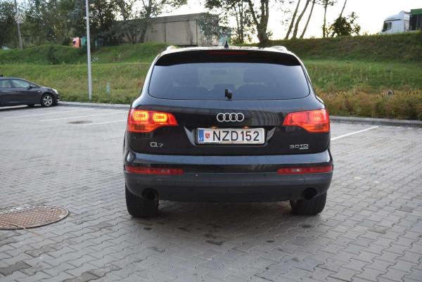 Melns Audi Q7 2007 Viļņa, ar dzinēja tilpumu 2.97 L un nobraukumu 273 tūkst. km par 6000 €, foto 6 vietnē AUTOMOTO.COM.LV
