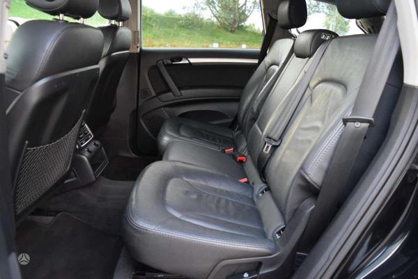 Melns Audi Q7 2007 Viļņa, ar dzinēja tilpumu 2.97 L un nobraukumu 273 tūkst. km par 6000 €, foto 10 vietnē AUTOMOTO.COM.LV