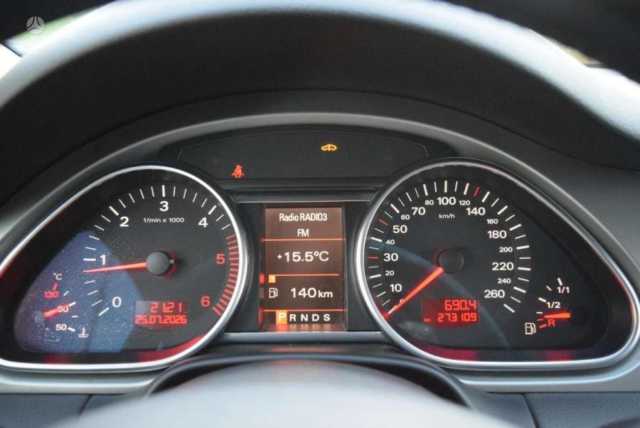 Black Audi Q7 2007 in Vilnius, with an engine capacity of 2.97 L and mileage of 273 thousand km for 6000 €, photo 17 on AUTOMOTO.COM.LV