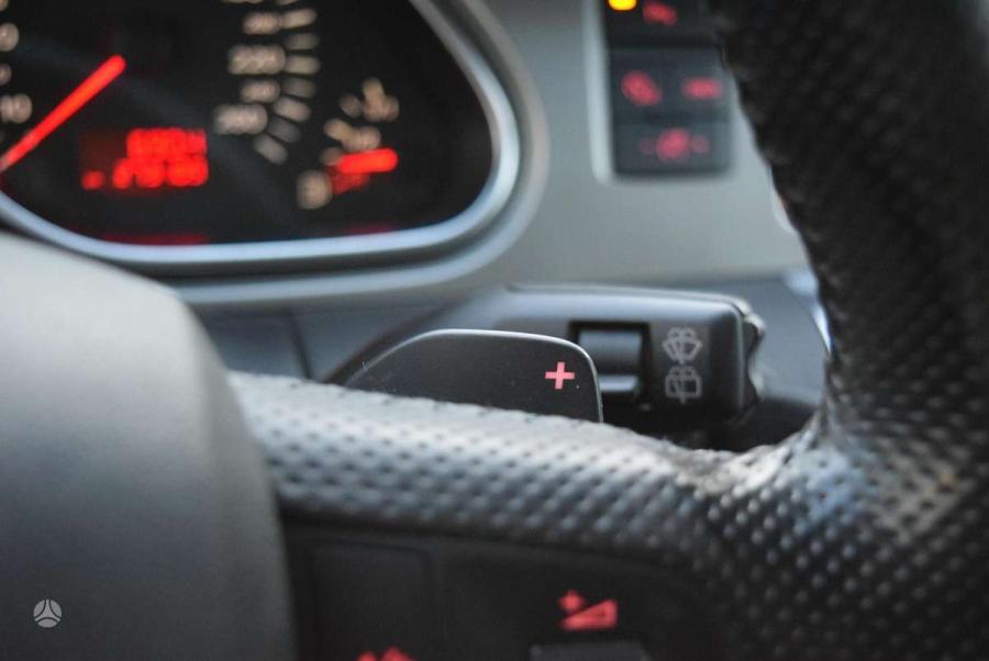Black Audi Q7 2007 in Vilnius, with an engine capacity of 2.97 L and mileage of 273 thousand km for 6000 €, photo 18 on AUTOMOTO.COM.LV