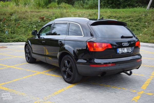 Black Audi Q7 2007 in Vilnius, with an engine capacity of 3.00 L and mileage of 374 thousand km for 4950 €, photo 5 on AUTOMOTO.COM.LV