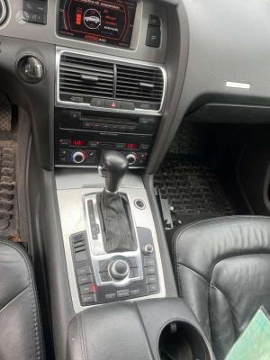 Черный Ауди Ку 7 2007 в Каунас, объемом двигателя 2.97 л и пробегом 300 тыс. км за 3700 €, фото 9 на AUTOMOTO.COM.LV