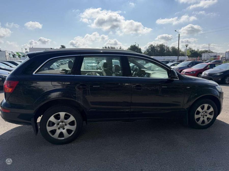 Black Audi Q7 2007 in Marijampole, with an engine capacity of 2.97 L and mileage of 280 thousand km for 2950 €, photo 3 on AUTOMOTO.COM.LV
