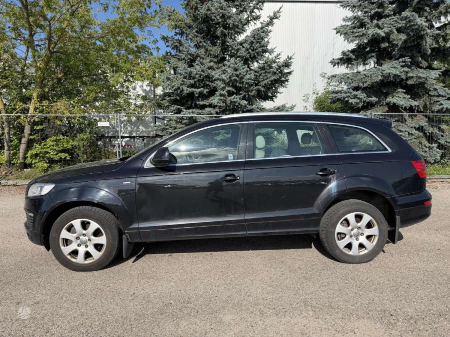 Black Audi Q7 2007 in Marijampole, with an engine capacity of 2.97 L and mileage of 280 thousand km for 2950 €, photo 6 on AUTOMOTO.COM.LV