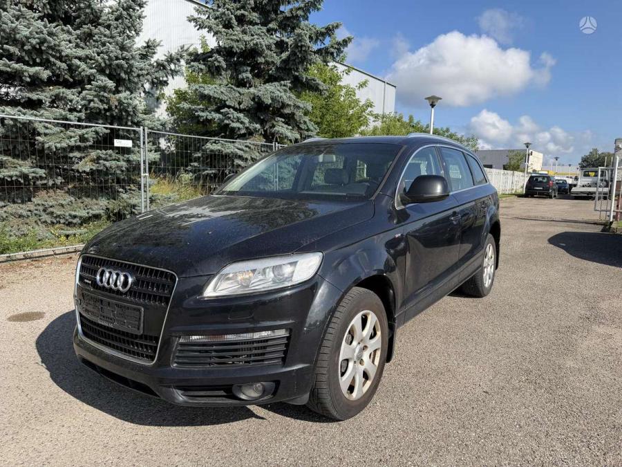 Black Audi Q7 2007 in Marijampole, with an engine capacity of 2.97 L and mileage of 280 thousand km for 2950 €, photo 7 on AUTOMOTO.COM.LV