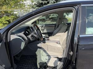 Black Audi Q7 2007 in Marijampole, with an engine capacity of 2.97 L and mileage of 280 thousand km for 2950 €, photo 8 on AUTOMOTO.COM.LV