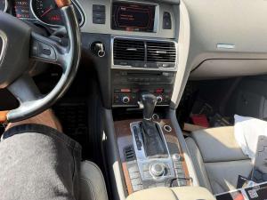 Black Audi Q7 2007 in Marijampole, with an engine capacity of 2.97 L and mileage of 280 thousand km for 2950 €, photo 9 on AUTOMOTO.COM.LV