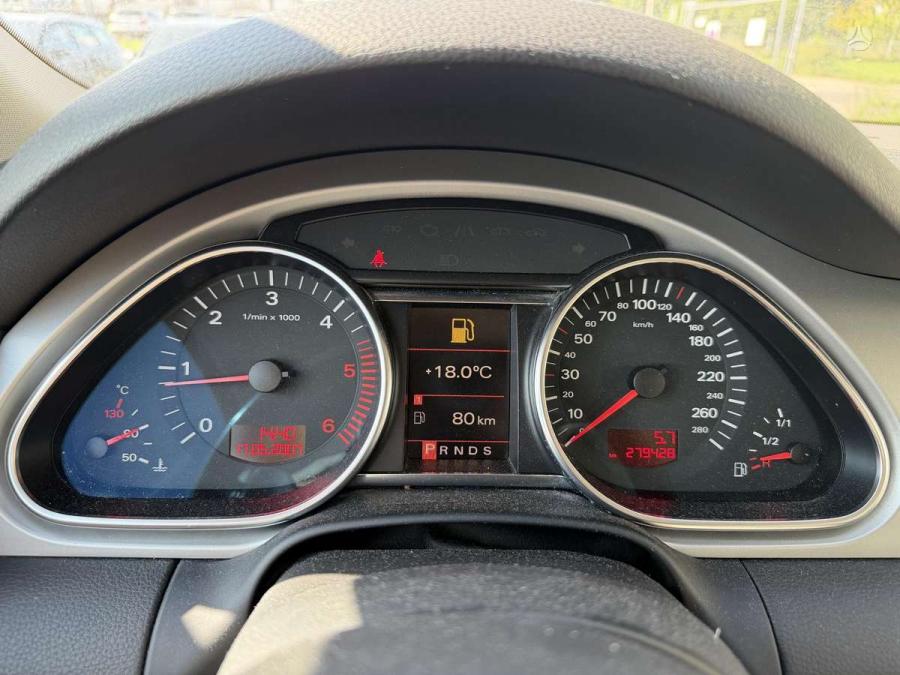 Black Audi Q7 2007 in Marijampole, with an engine capacity of 2.97 L and mileage of 280 thousand km for 2950 €, photo 10 on AUTOMOTO.COM.LV