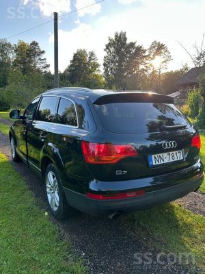 Melns Audi Q7 2007 Jūrmala, ar dzinēja tilpumu 3.00 L un nobraukumu 354 tūkst. km par 5800 €, foto 5 vietnē AUTOMOTO.COM.LV