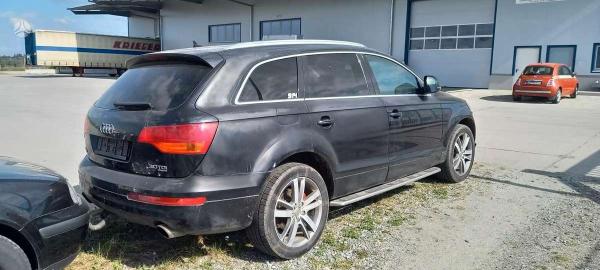Melns Audi Q7 2007 Rokiškis, ar dzinēja tilpumu 2.97 L un nobraukumu 280 tūkst. km par 2550 €, foto 6 vietnē AUTOMOTO.COM.LV