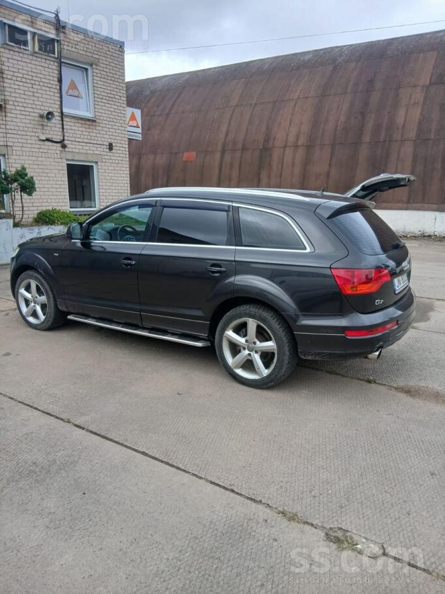 Black Audi Q7 2007 in Daugavpils, with an engine capacity of 3.00 L and mileage of 213 thousand km for 3500 €, photo 1 on AUTOMOTO.COM.LV