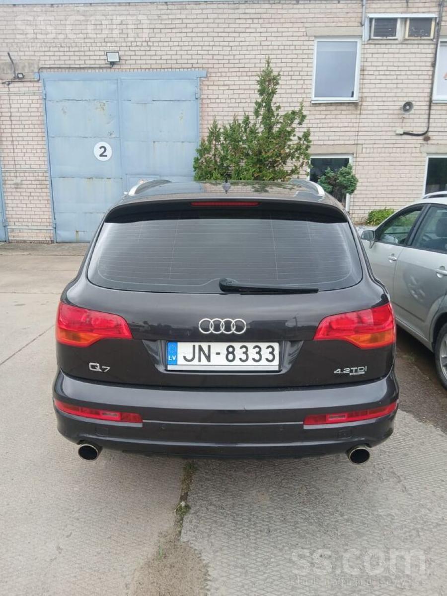 Black Audi Q7 2007 in Daugavpils, with an engine capacity of 3.00 L and mileage of 213 thousand km for 3500 €, photo 3 on AUTOMOTO.COM.LV