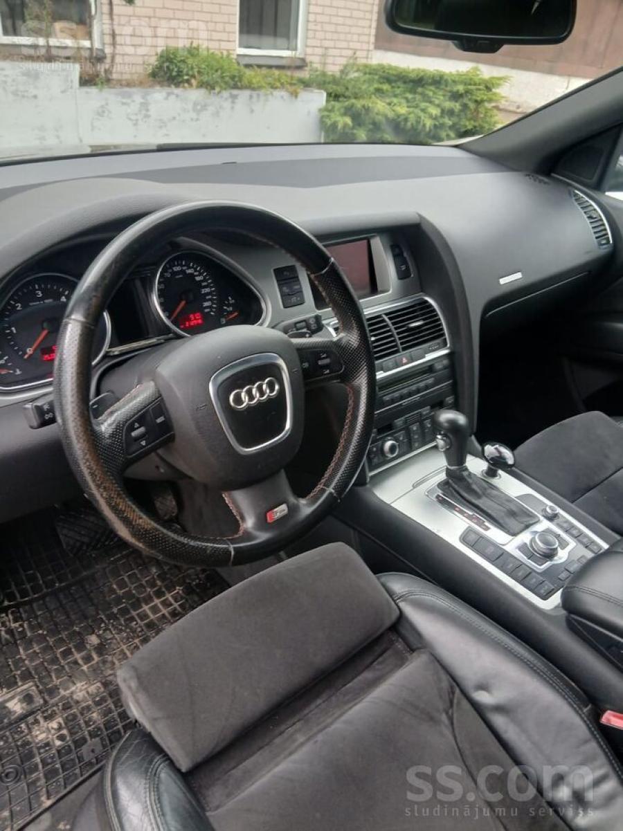 Black Audi Q7 2007 in Daugavpils, with an engine capacity of 3.00 L and mileage of 213 thousand km for 3500 €, photo 5 on AUTOMOTO.COM.LV