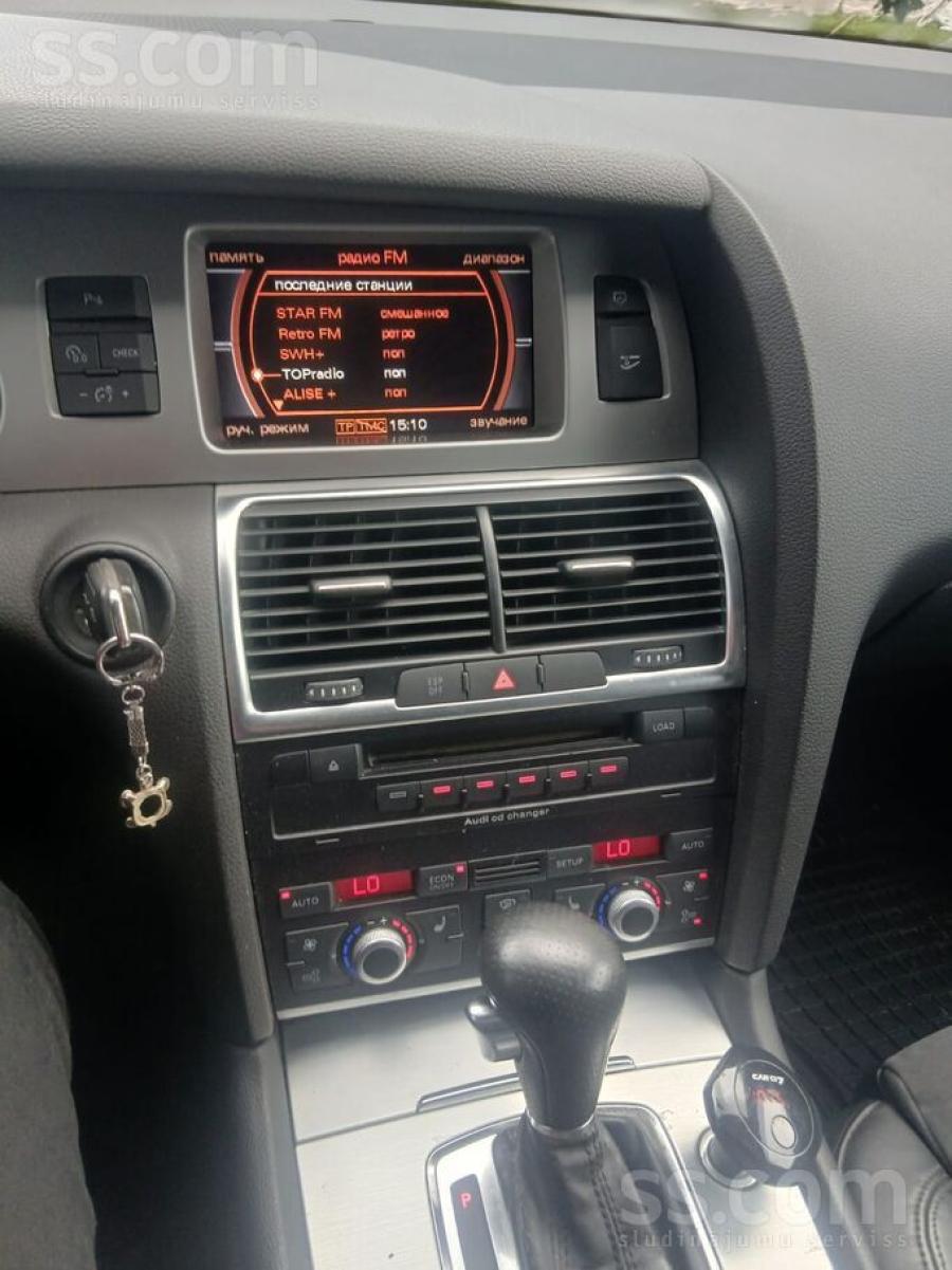 Black Audi Q7 2007 in Daugavpils, with an engine capacity of 3.00 L and mileage of 213 thousand km for 3500 €, photo 6 on AUTOMOTO.COM.LV