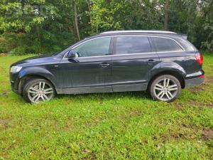 Black Audi Q7 2007 in Bauska, with an engine capacity of 3.00 L and mileage of 339 thousand km for 4500 €, photo 3 on AUTOMOTO.COM.LV