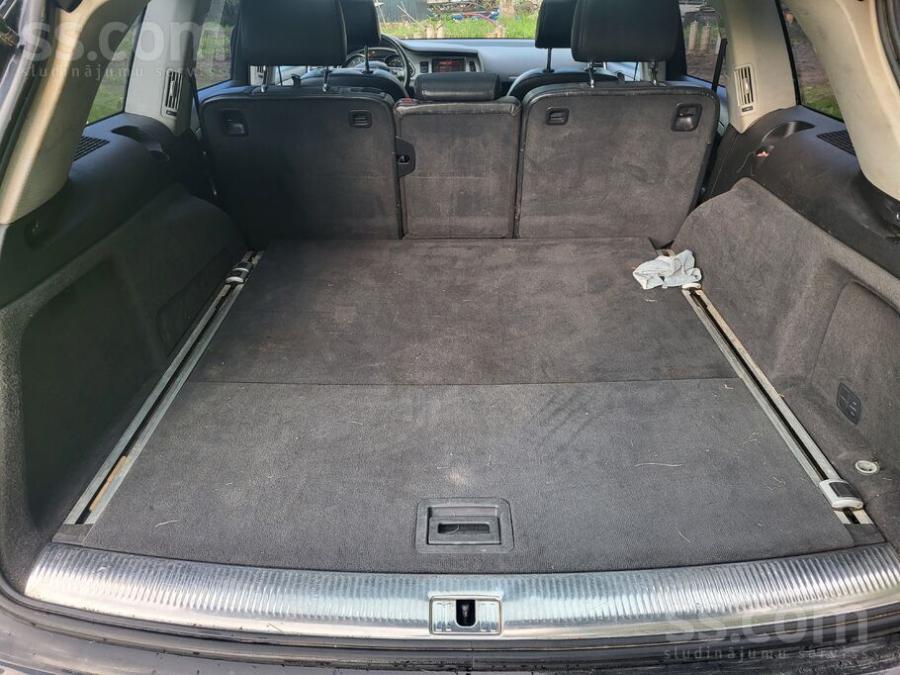 Black Audi Q7 2007 in Bauska, with an engine capacity of 3.00 L and mileage of 339 thousand km for 4500 €, photo 10 on AUTOMOTO.COM.LV