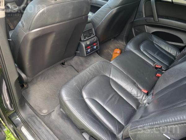 Black Audi Q7 2007 in Bauska, with an engine capacity of 3.00 L and mileage of 339 thousand km for 4500 €, photo 11 on AUTOMOTO.COM.LV