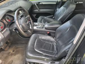 Black Audi Q7 2007 in Bauska, with an engine capacity of 3.00 L and mileage of 339 thousand km for 4500 €, photo 12 on AUTOMOTO.COM.LV