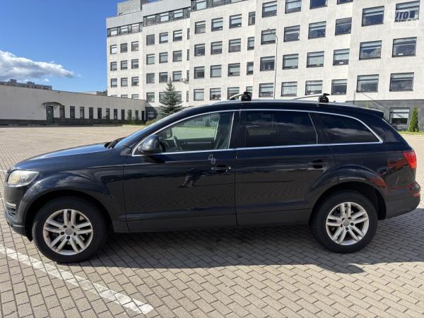 Audi Q7 2007 in Vilnius on AUTOMOTO.COM.LV Black Audi Q7 2007 in Vilnius, with an engine capacity of 3.00 L and mileage of 300 thousand km for 4150 €, photo 5 on AUTOMOTO.COM.LV