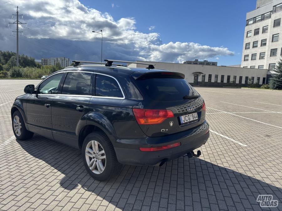 Melns Audi Q7 2007 Viļņa, ar dzinēja tilpumu 3.00 L un nobraukumu 300 tūkst. km par 4150 €, foto 6 vietnē AUTOMOTO.COM.LV
