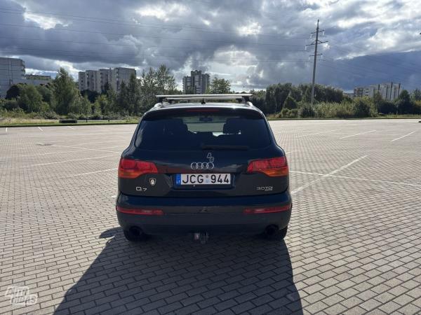 Audi Q7 2007 in Vilnius on AUTOMOTO.COM.LV Black Audi Q7 2007 in Vilnius, with an engine capacity of 3.00 L and mileage of 300 thousand km for 4150 €, photo 7 on AUTOMOTO.COM.LV