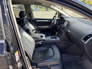 Melns Audi Q7 2007 Viļņa, ar dzinēja tilpumu 3.00 L un nobraukumu 300 tūkst. km par 4150 €, foto 10 vietnē AUTOMOTO.COM.LV