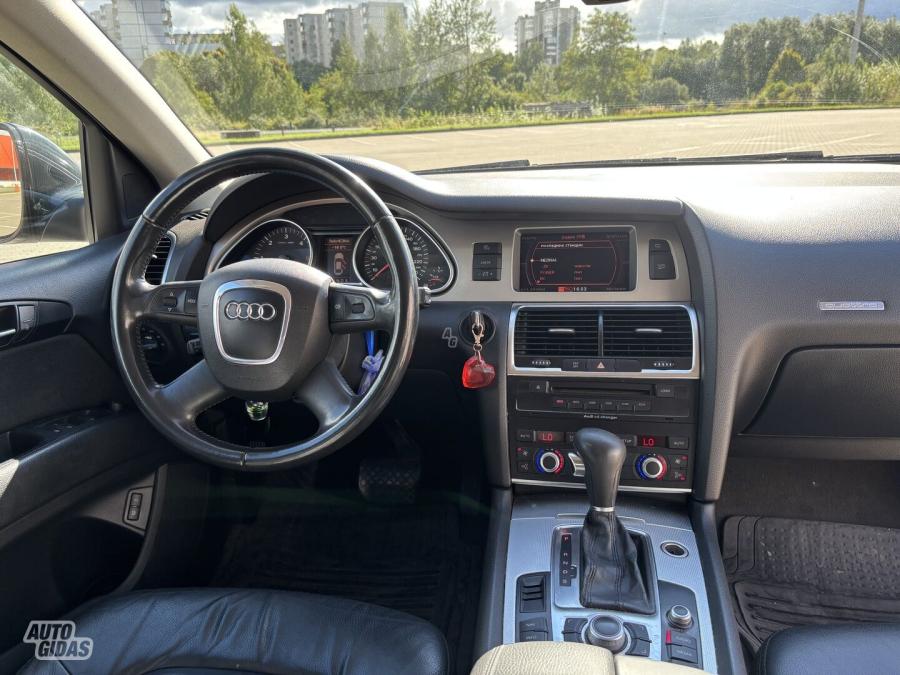 Melns Audi Q7 2007 Viļņa, ar dzinēja tilpumu 3.00 L un nobraukumu 300 tūkst. km par 4150 €, foto 12 vietnē AUTOMOTO.COM.LV