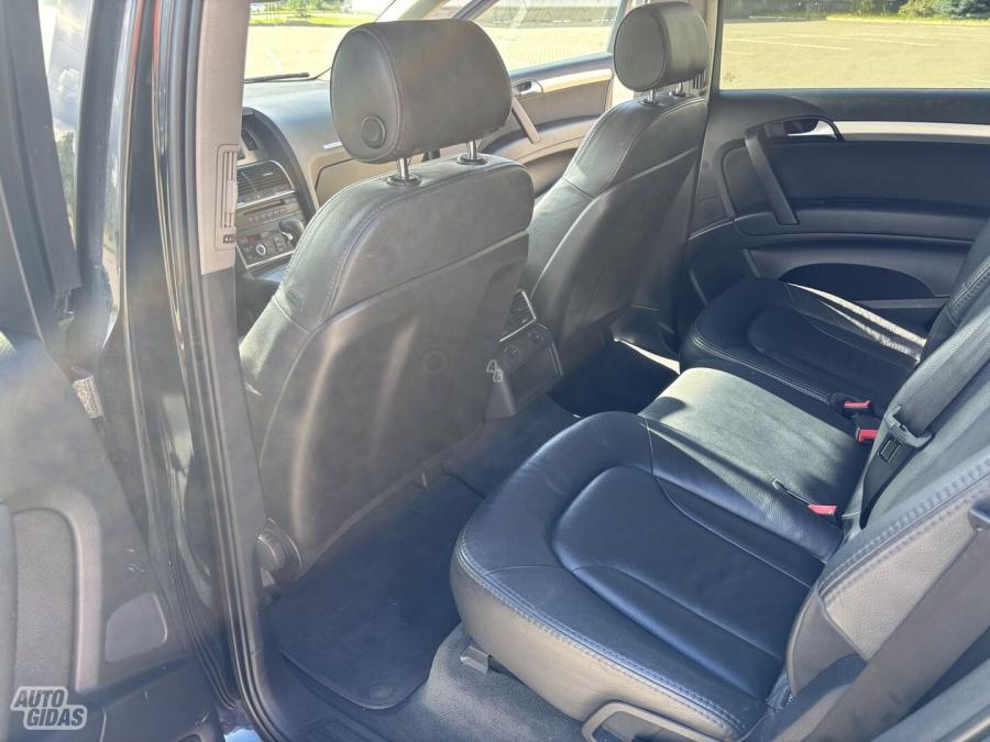 Melns Audi Q7 2007 Viļņa, ar dzinēja tilpumu 3.00 L un nobraukumu 300 tūkst. km par 4150 €, foto 13 vietnē AUTOMOTO.COM.LV