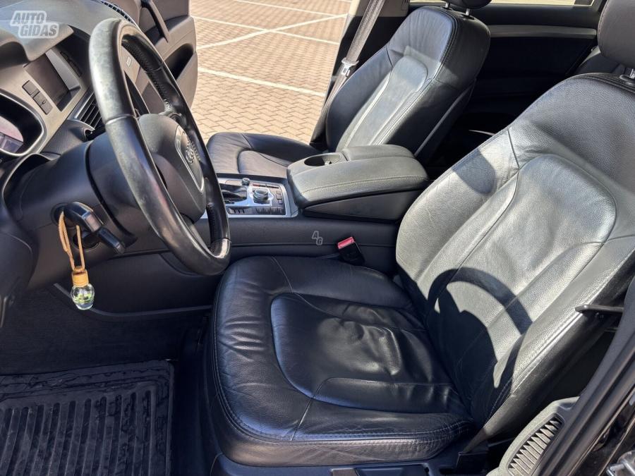 Melns Audi Q7 2007 Viļņa, ar dzinēja tilpumu 3.00 L un nobraukumu 300 tūkst. km par 4150 €, foto 14 vietnē AUTOMOTO.COM.LV