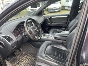 Black Audi Q7 2007 in Kaunas, with an engine capacity of 2.97 L and mileage of 315 thousand km for 3000 €, photo 8 on AUTOMOTO.COM.LV