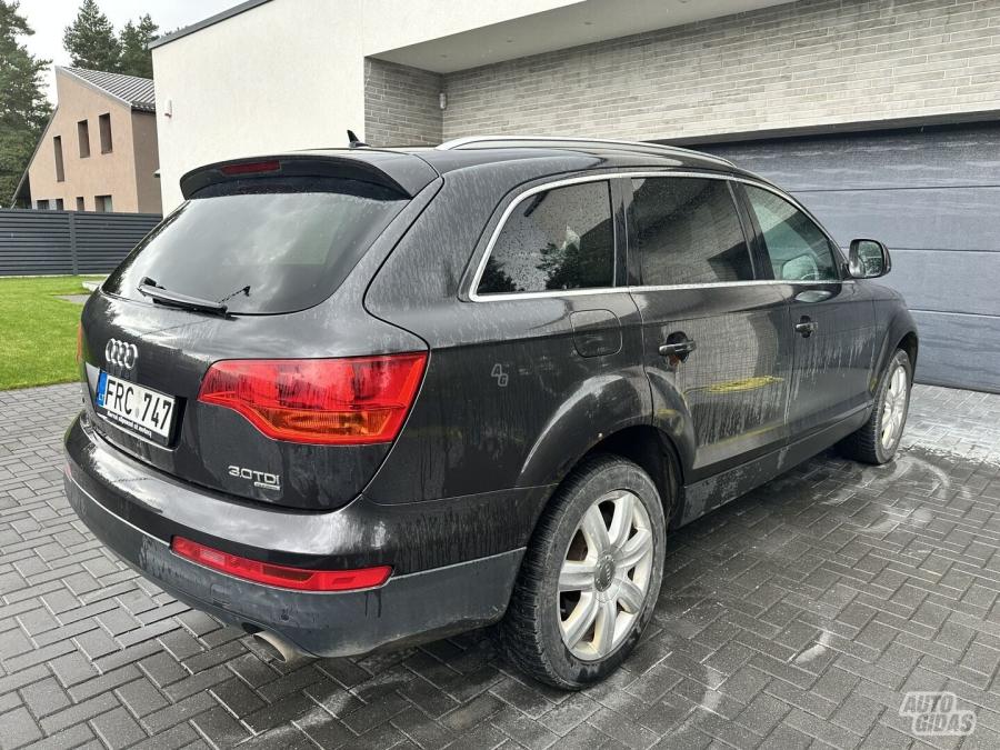 Черный Ауди Ку 7 2007 в Вильнюс, объемом двигателя 3.00 л и пробегом 324 тыс. км за 3499 €, фото 4 на AUTOMOTO.COM.LV
