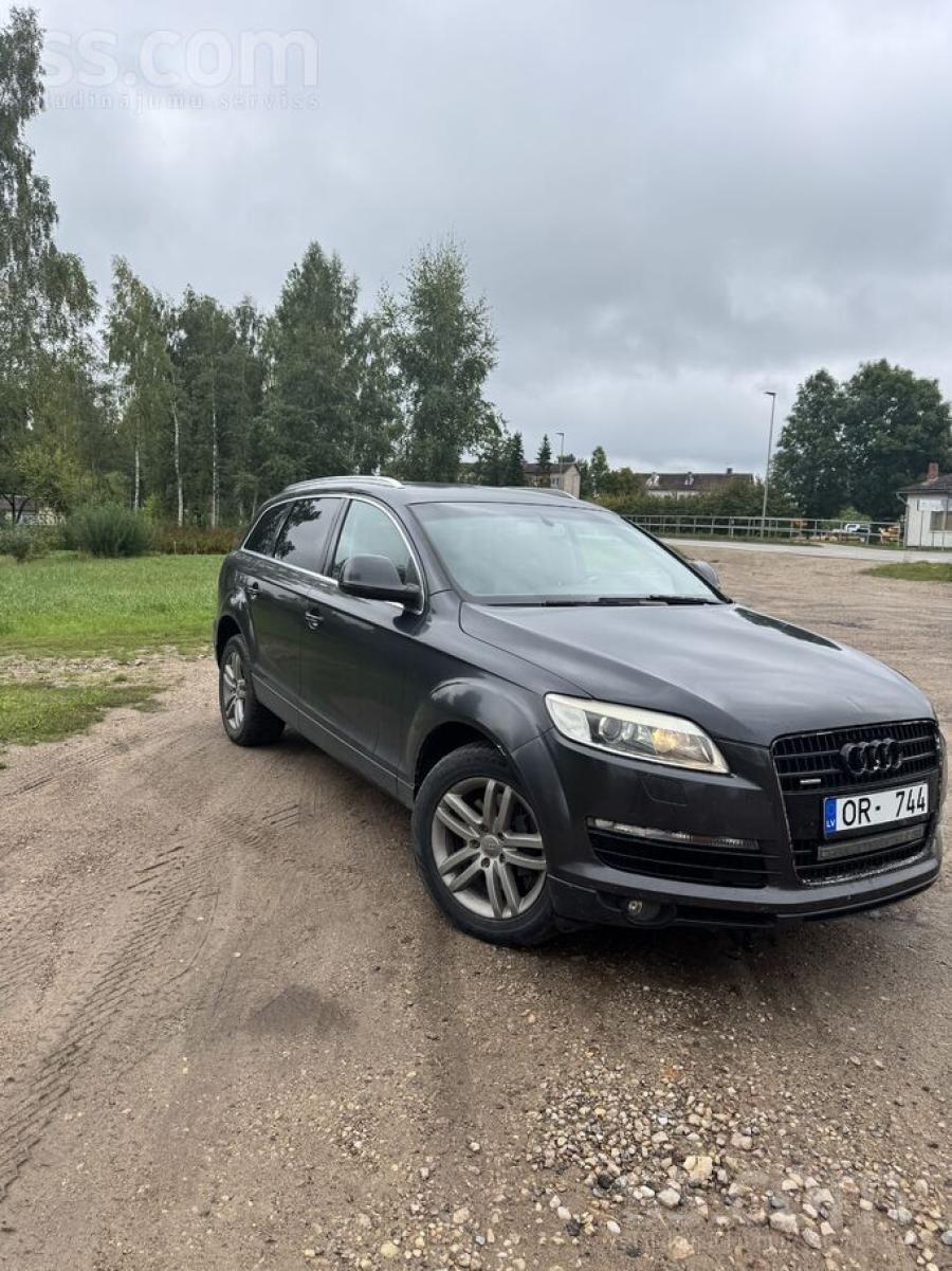 Melns Audi Q7 2007 Gulbene, ar dzinēja tilpumu 3.00 L un nobraukumu 330 tūkst. km par 4200 €, foto 3 vietnē AUTOMOTO.COM.LV