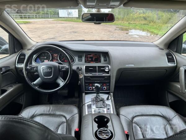Black Audi Q7 2007 in Gulbene, with an engine capacity of 3.00 L and mileage of 330 thousand km for 4200 €, photo 6 on AUTOMOTO.COM.LV