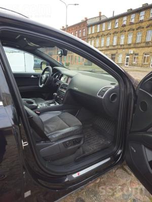 Melns Audi Q7 2007 Liepāja, ar dzinēja tilpumu 3.00 L un nobraukumu 466 tūkst. km par 3900 €, foto 13 vietnē AUTOMOTO.COM.LV
