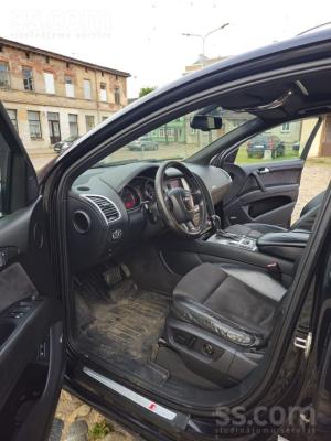 Melns Audi Q7 2007 Liepāja, ar dzinēja tilpumu 3.00 L un nobraukumu 466 tūkst. km par 3900 €, foto 14 vietnē AUTOMOTO.COM.LV